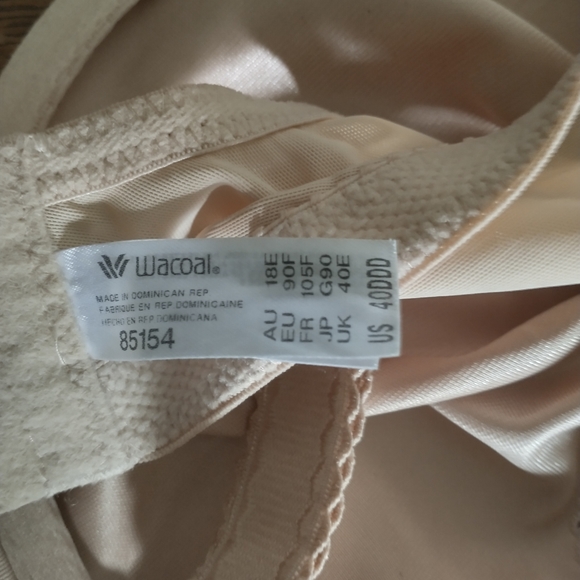 Wacoal | Intimates & Sleepwear | Wacoal Minimizer Bra Beige | Poshmark